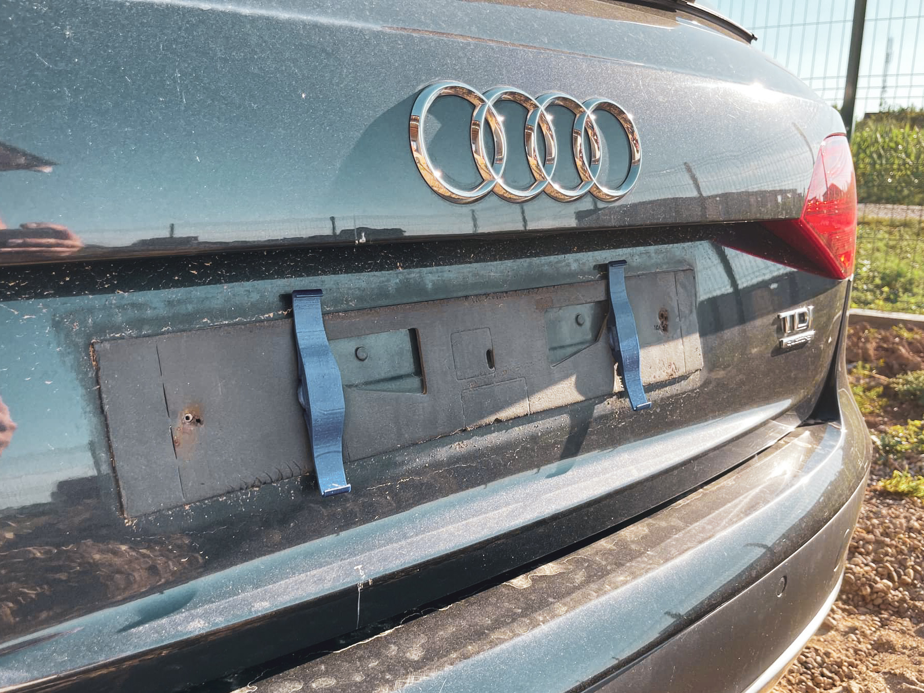 Suport magnetic pentru numarul de inmatriculare - CustomLooks